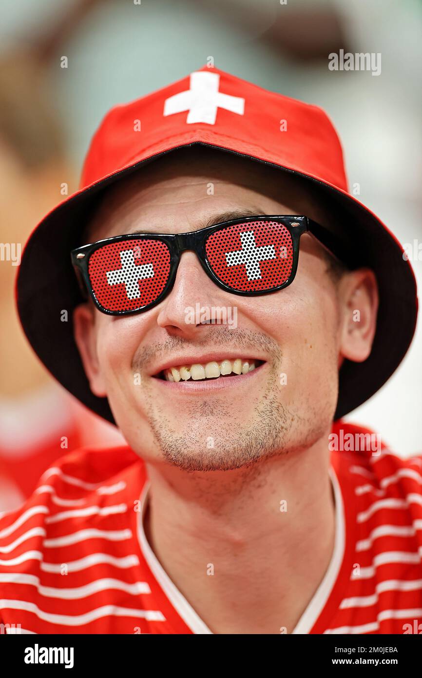 Torcedor da Suíça während des FIFA-Weltmeisterschaftsspiels 2022 in ...