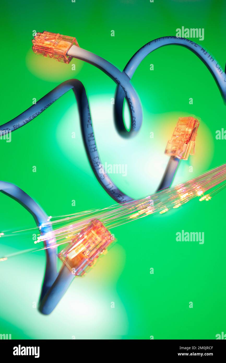 Netzwerkkabel; Draht; Verkabelung; Kabel; Kabel; Stecker; Anschluss ...