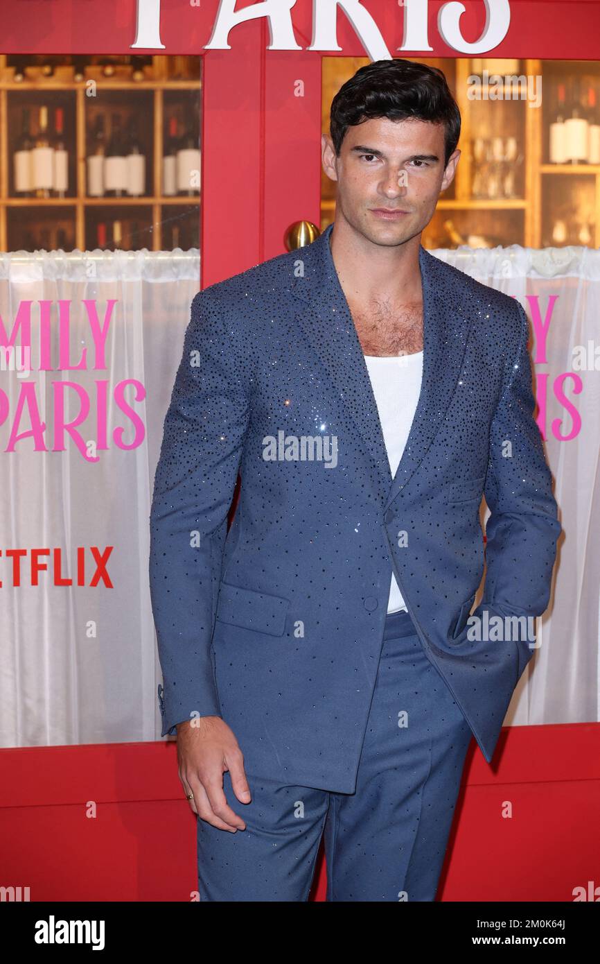 Paul Forman besucht die „Emily in Paris“ von Netflix - Staffel 3 ...