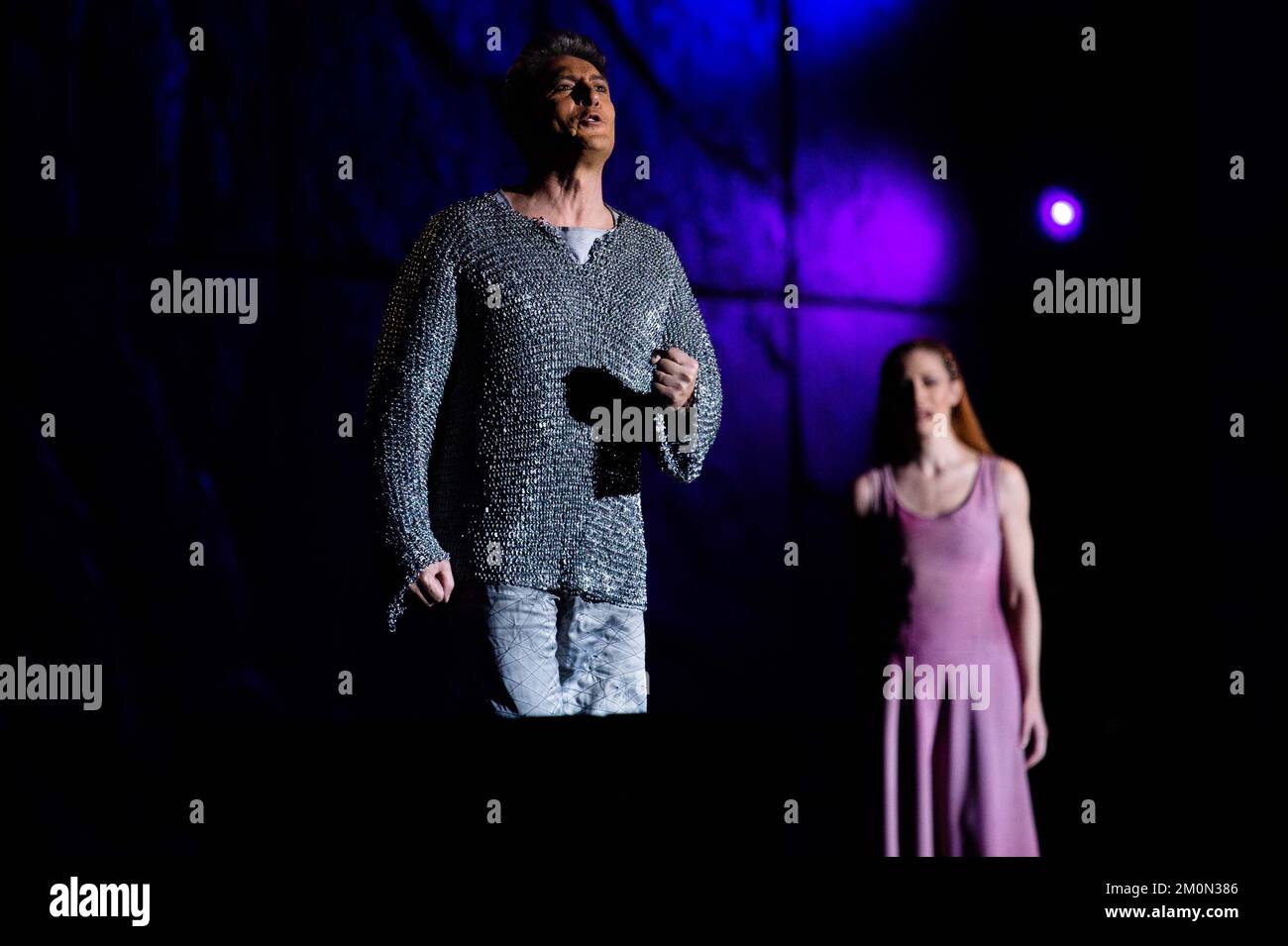 Graziano Galatone - Febo während NOTRE DAME DE PARIS - IL MUSICAL ...