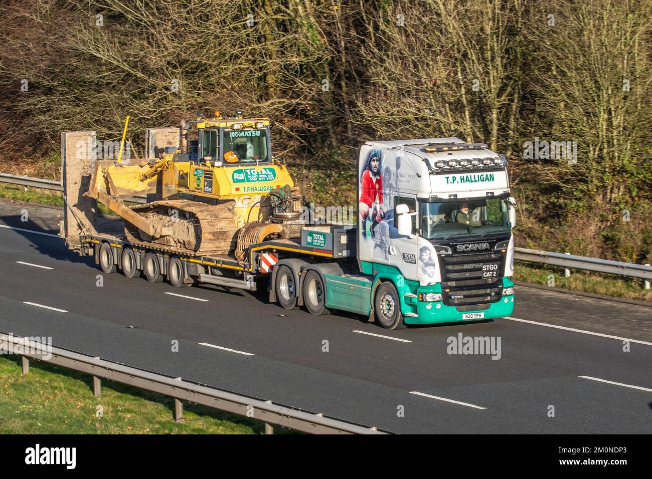 T.P. HALLIGAN SCANIA SUPER STGO CAT2 LKW und Tieflader mit INSGESAMT ...