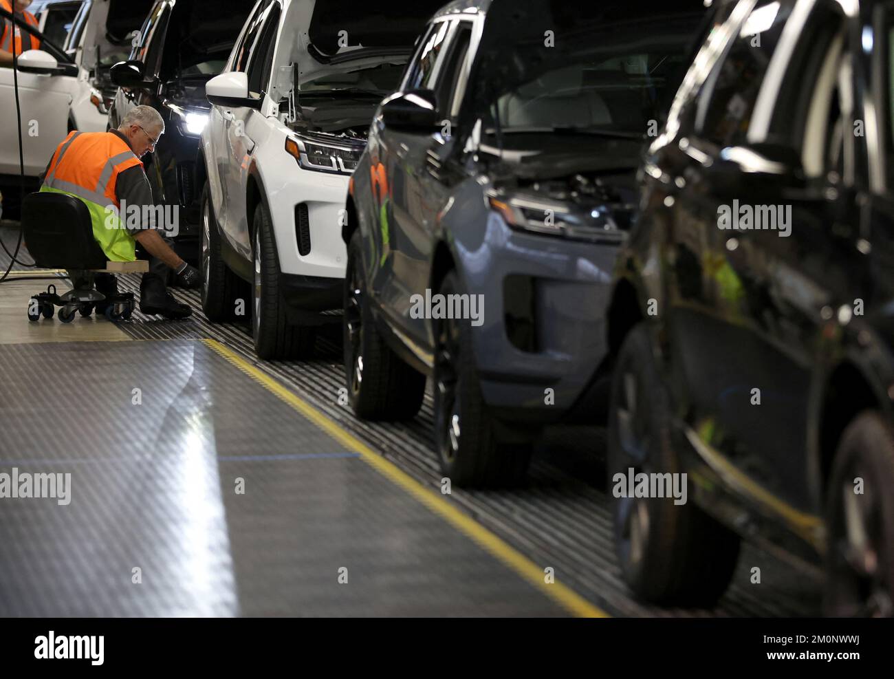 Jaguar land rover halewood -Fotos und -Bildmaterial in hoher Auflösung ...