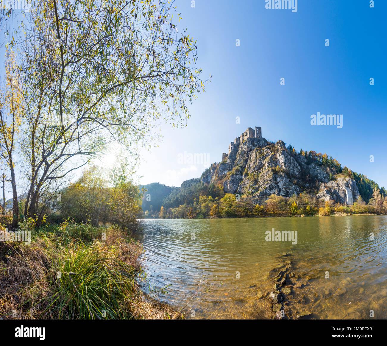 Fluss vah waag in der slowakei -Fotos und -Bildmaterial in hoher Auflösung – Alamy