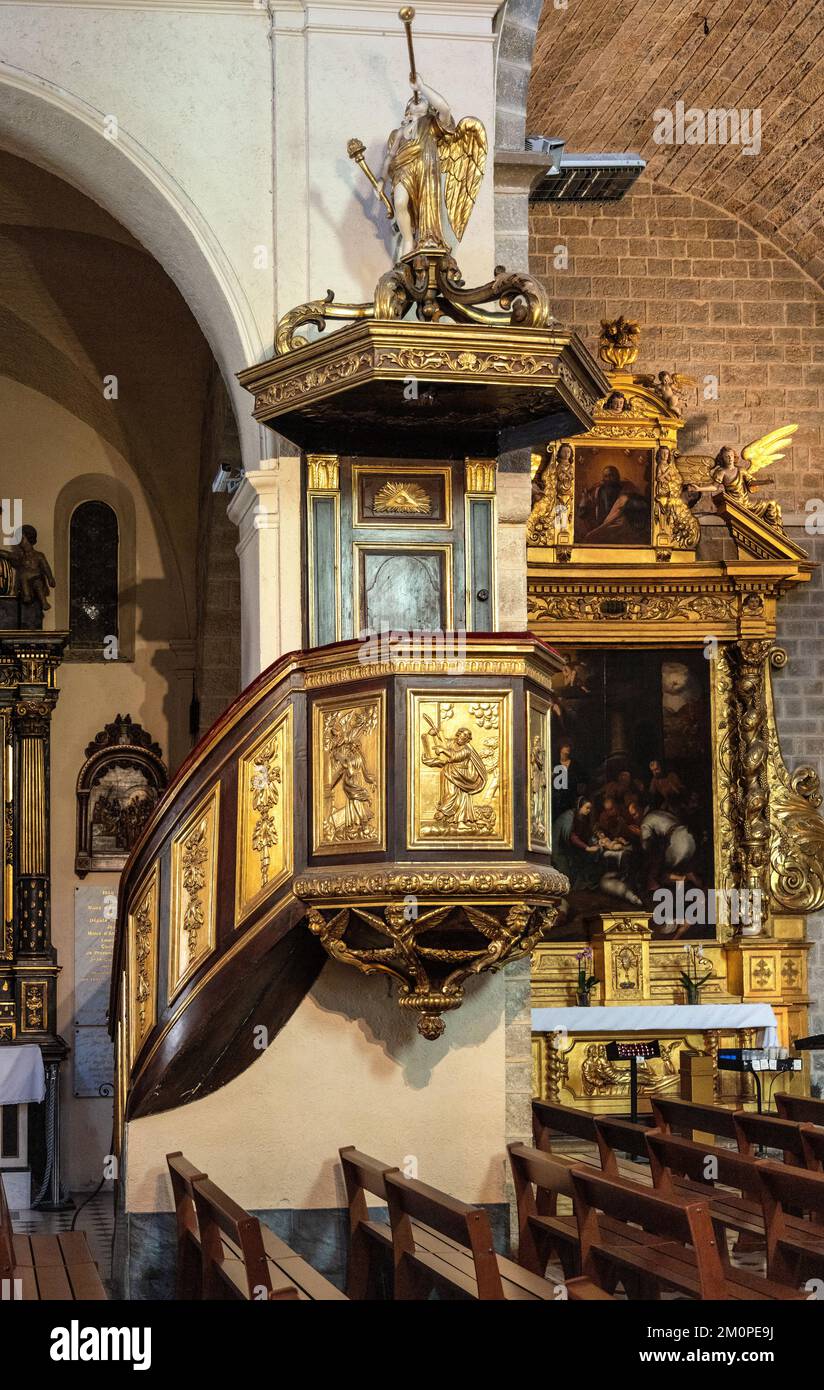 Antibes, Frankreich - 4. August 2022: Priesterkanzel der Marias der ...