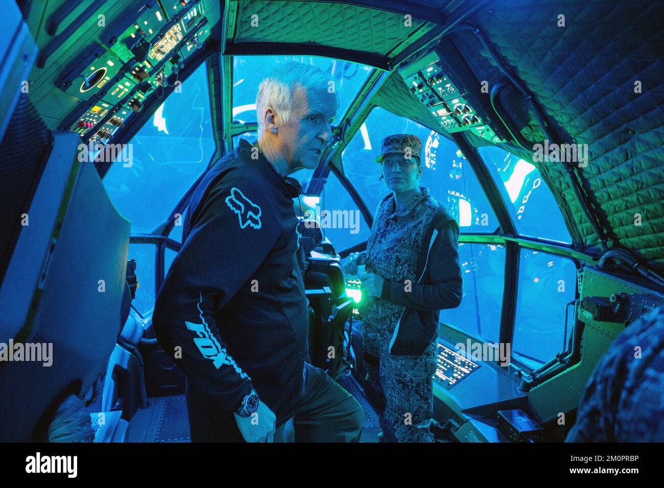 AVATAR: THE WAY OF WATER (auch bekannt als AVATAR 2), von links ...