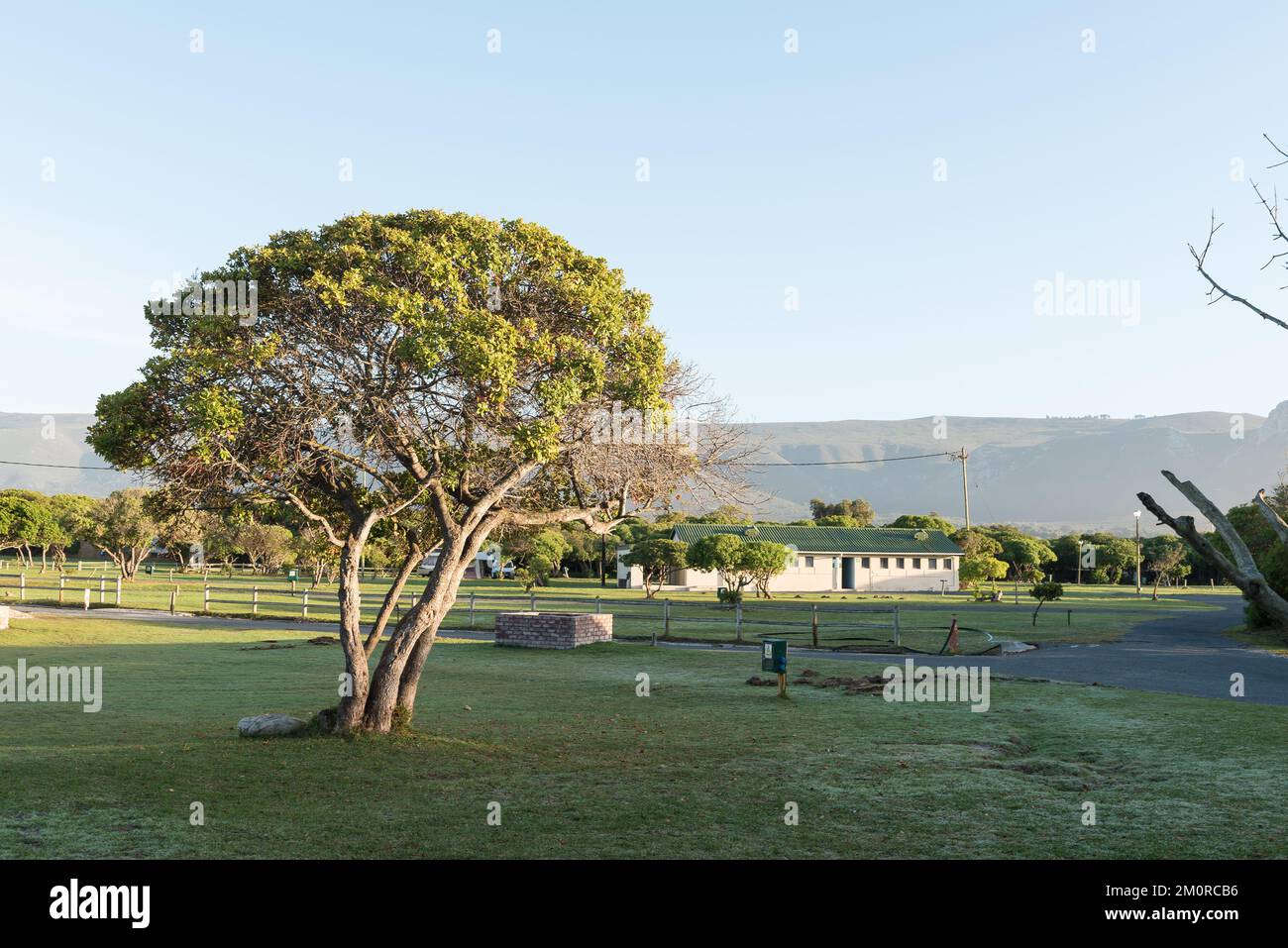 Gansbaai, Südafrika - 21. September 2022: Ein Sonnenaufgang auf das ...