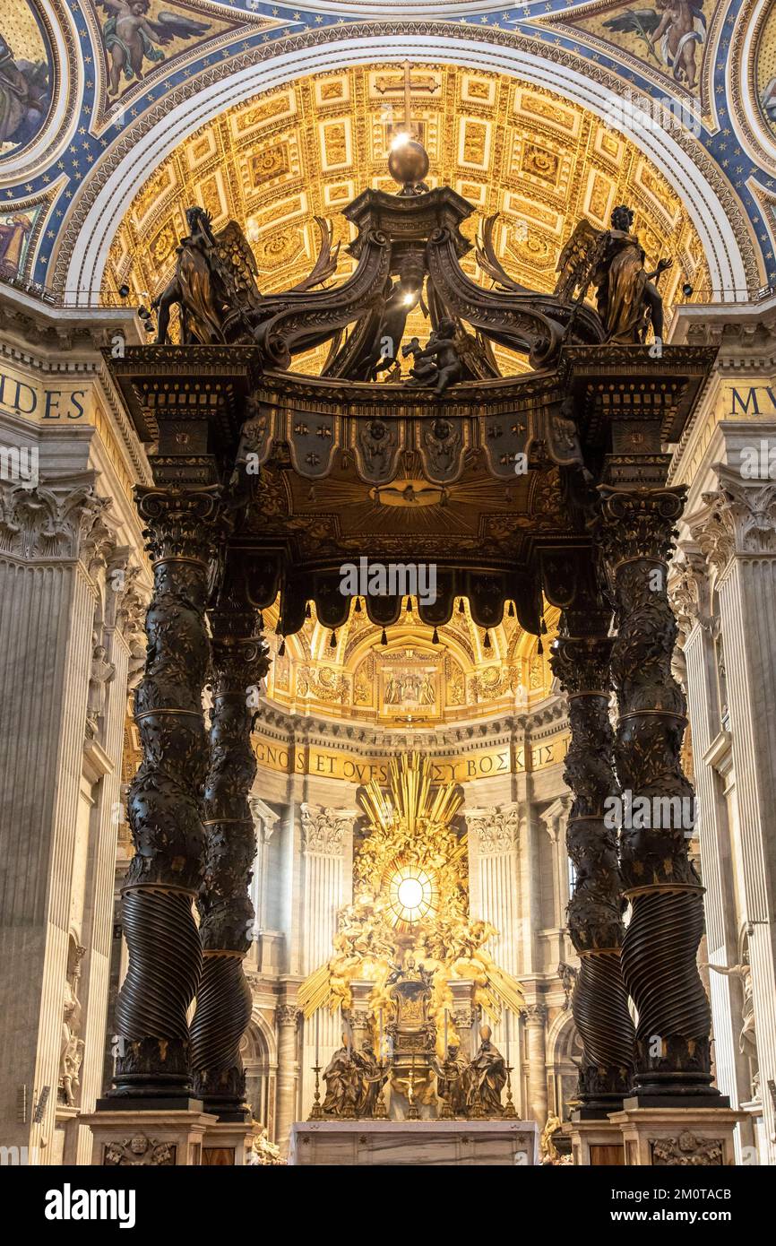 Berninis altar -Fotos und -Bildmaterial in hoher Auflösung – Alamy