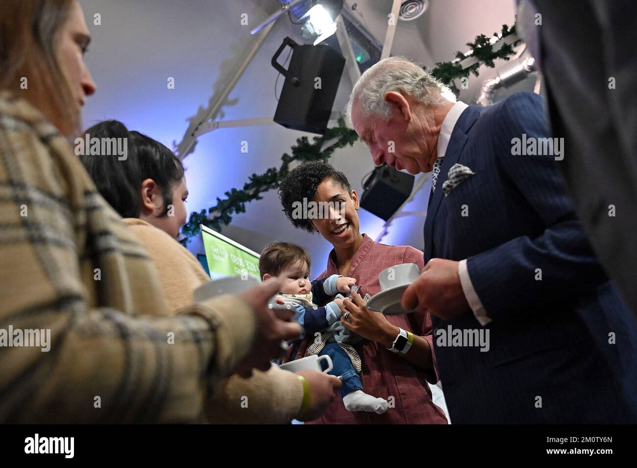 König Karl III. Trifft Jess Rodewald mit dem 7 Monate alten Baby ...