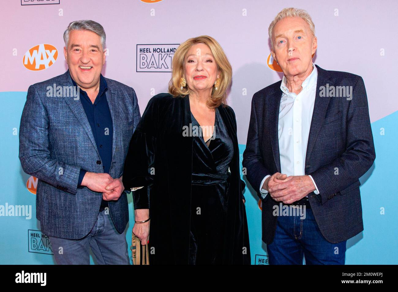 HILVERSUM - die Moderatoren Robert, Janny und André auf dem roten ...