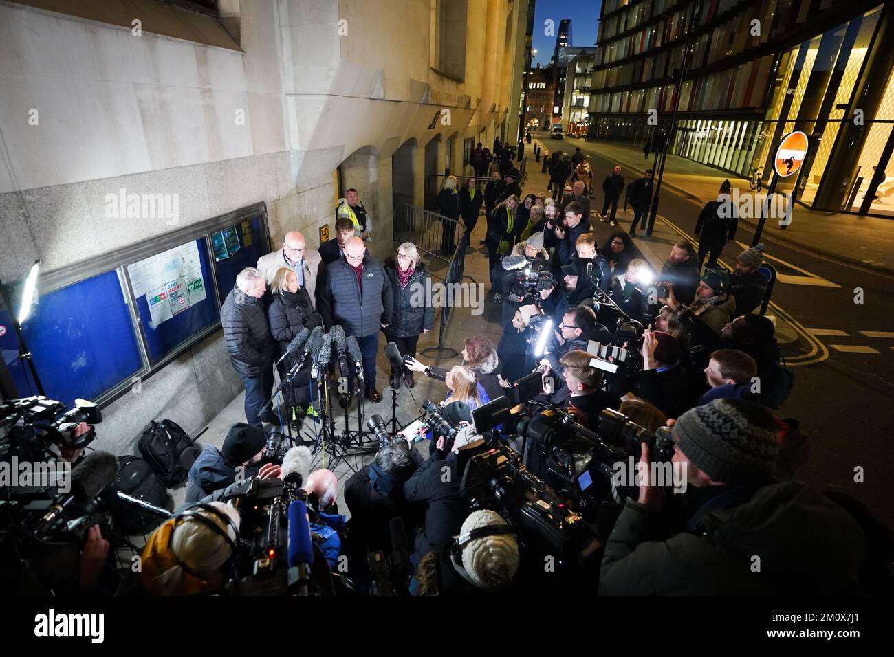 Die Familie von Harry Dunn (von links nach rechts), Mutter Charlotte ...