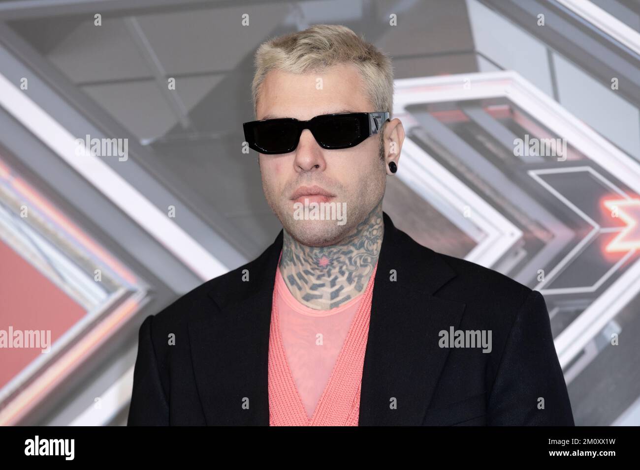 MAILAND, ITALIEN - 6. Dezember 2022 : Singer Fedez nimmt an der ...