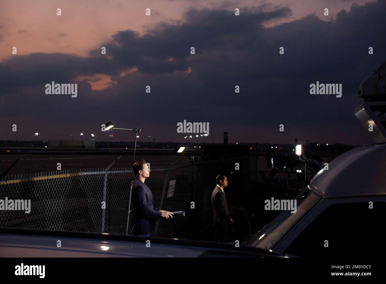 Medienvertreter bereiten sich auf die Ankunft des US-Basketballstars ...