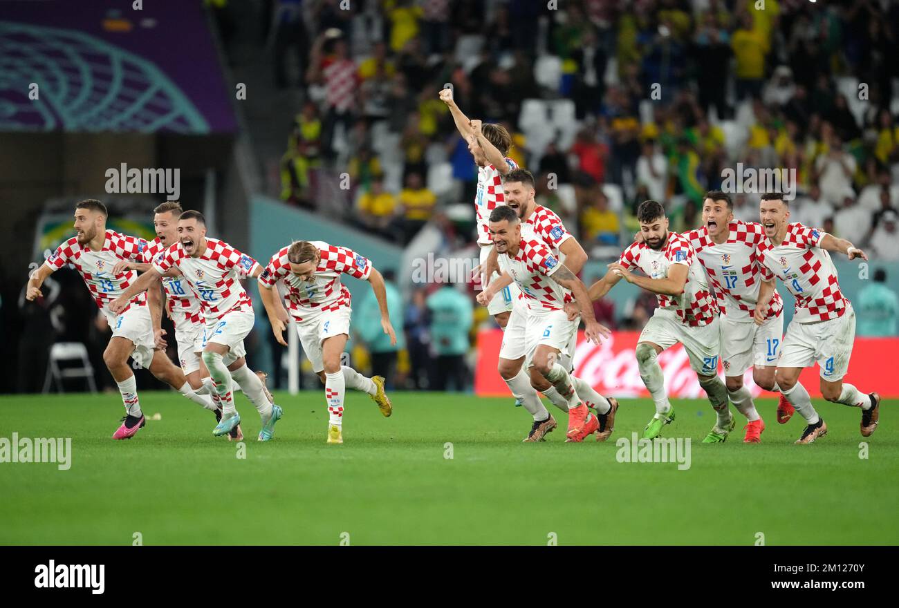 Kroatische Spieler feiern, dass brasilianische Marquinhos beim Schießen ...