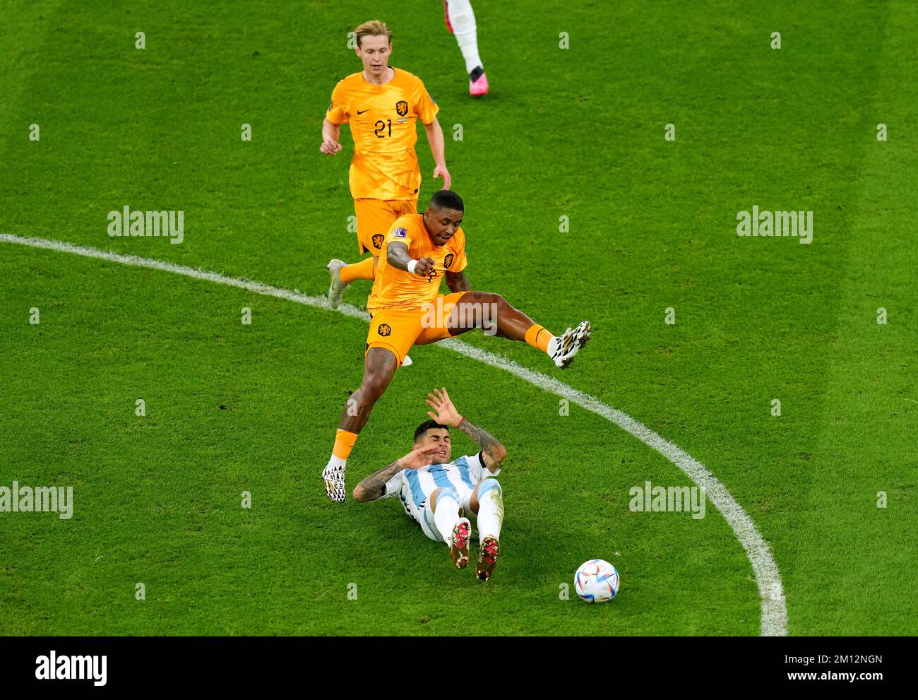 Der niederländische Steven Bergwijn entgeht dem Kampf des ...