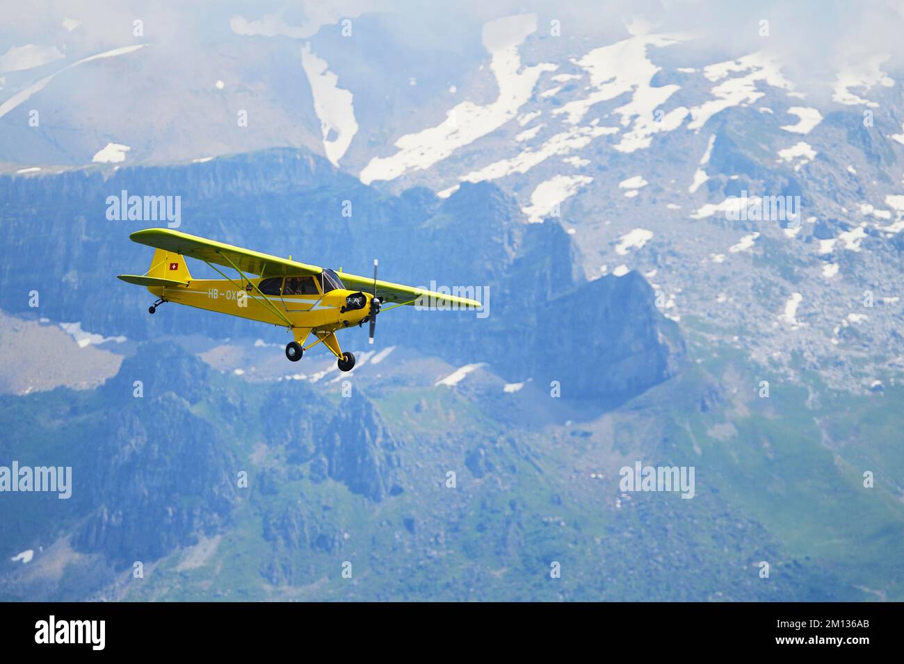 Piper flugzeug vintage -Fotos und -Bildmaterial in hoher Auflösung – Alamy