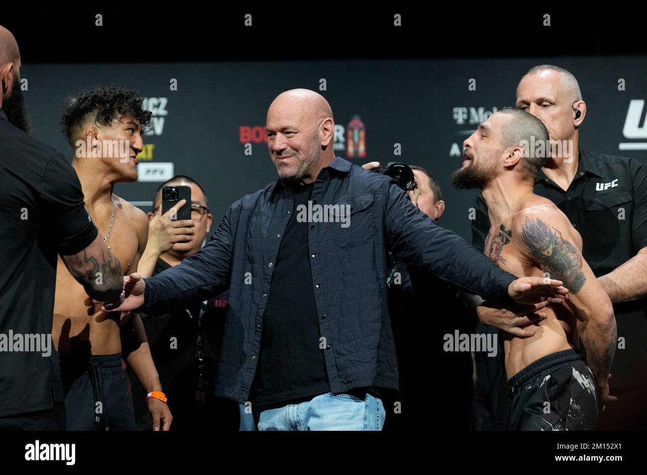 Raul rosas jr l und jay perrin r -Fotos und -Bildmaterial in hoher ...