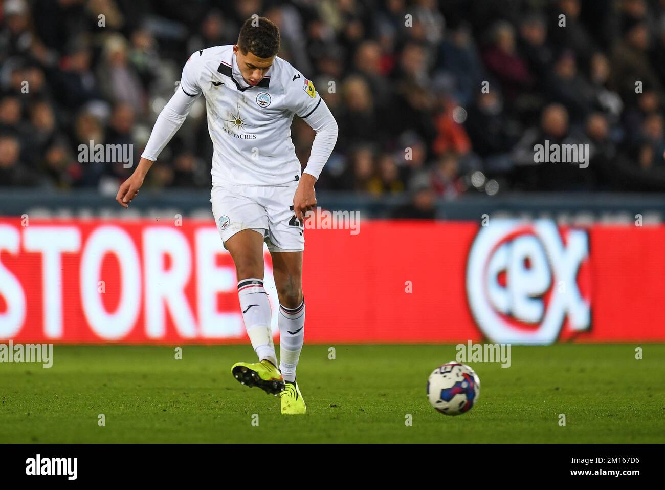 Nathan Wood #23 of Swansea City während des Sky Bet Championship-Spiels ...