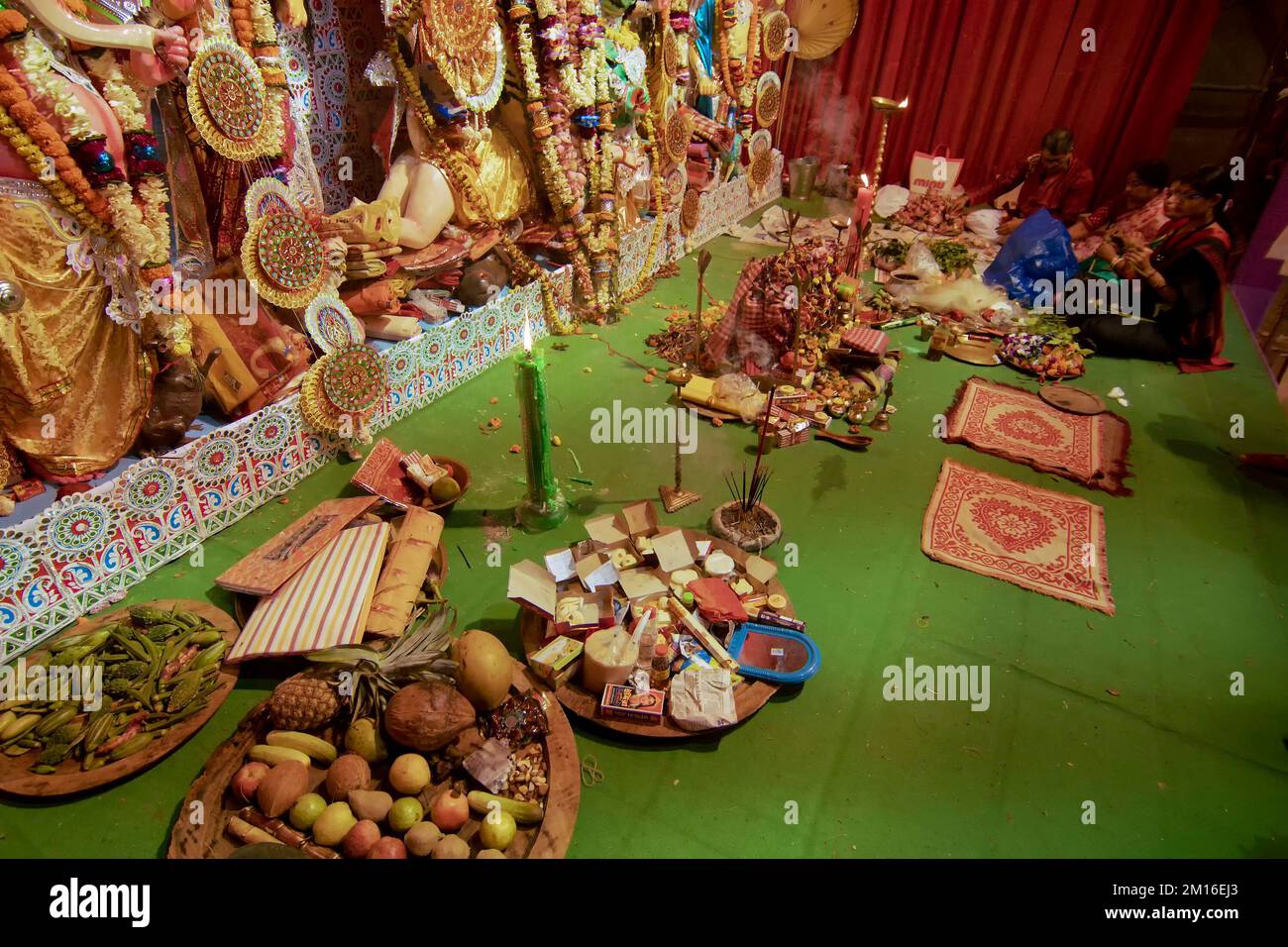 Sandhi puja ritual -Fotos und -Bildmaterial in hoher Auflösung – Alamy