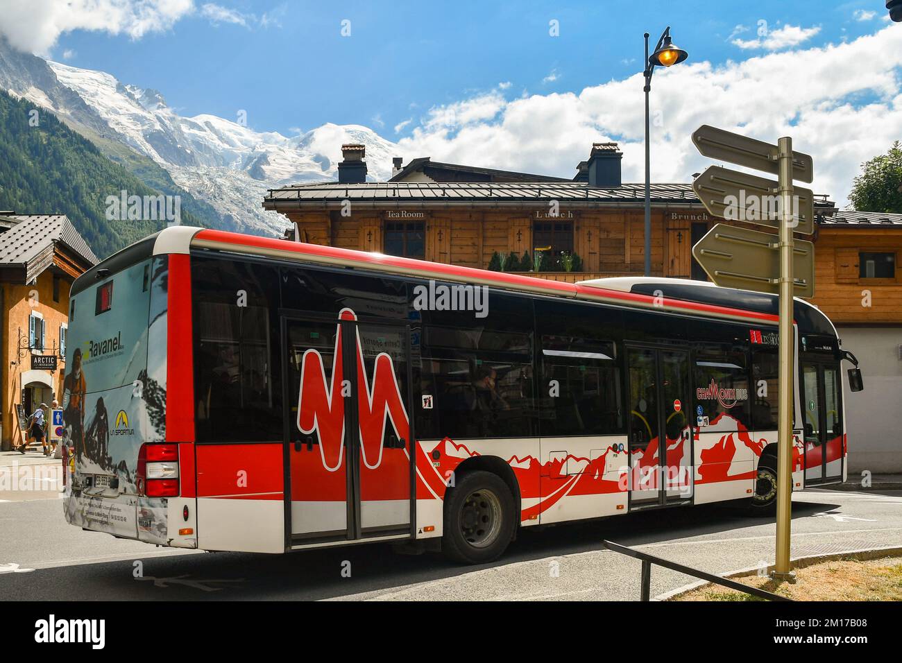 Chamonix bus -Fotos und -Bildmaterial in hoher Auflösung – Alamy