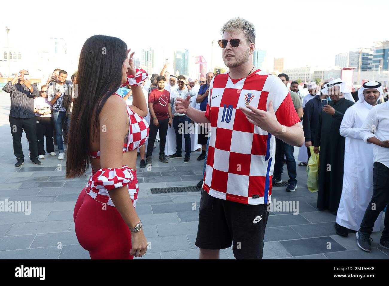 Ivana Knoll, bekannt als der „heißeste Fan“ der Weltmeisterschaft, nahm ...