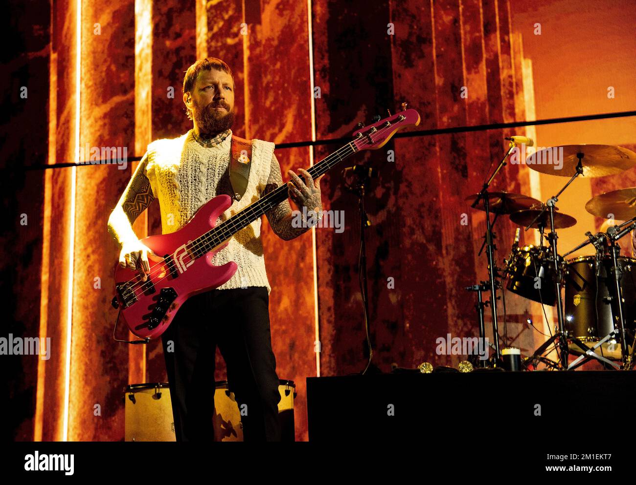 Imagine dragons ben mckee -Fotos und -Bildmaterial in hoher Auflösung ...