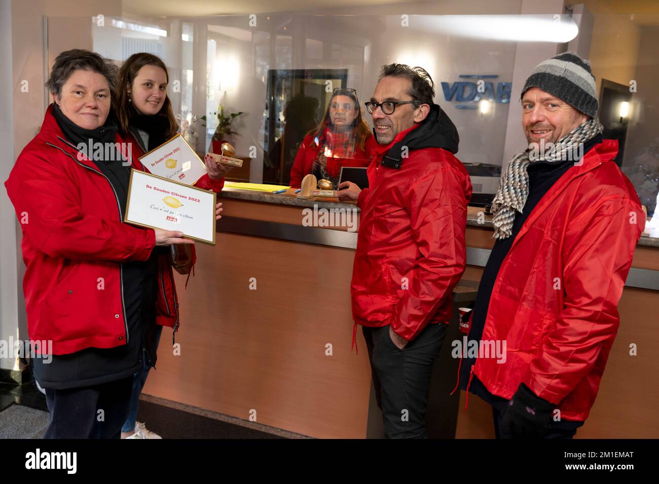 Oudere werknemers -Fotos und -Bildmaterial in hoher Auflösung – Alamy