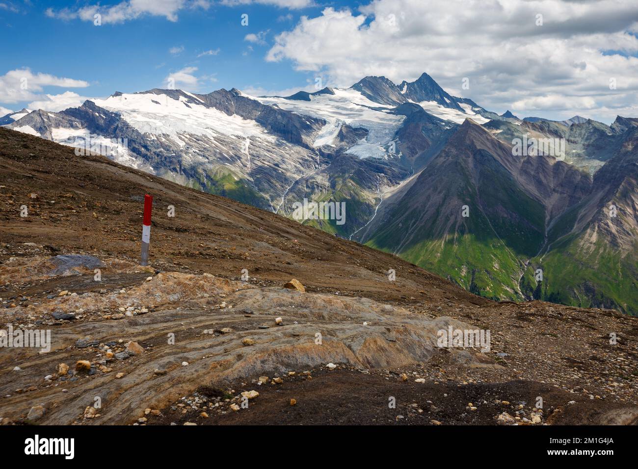 Blick auf die Glockner-Gruppe vom Schlesien Mountain Trail (Höhenweg ...