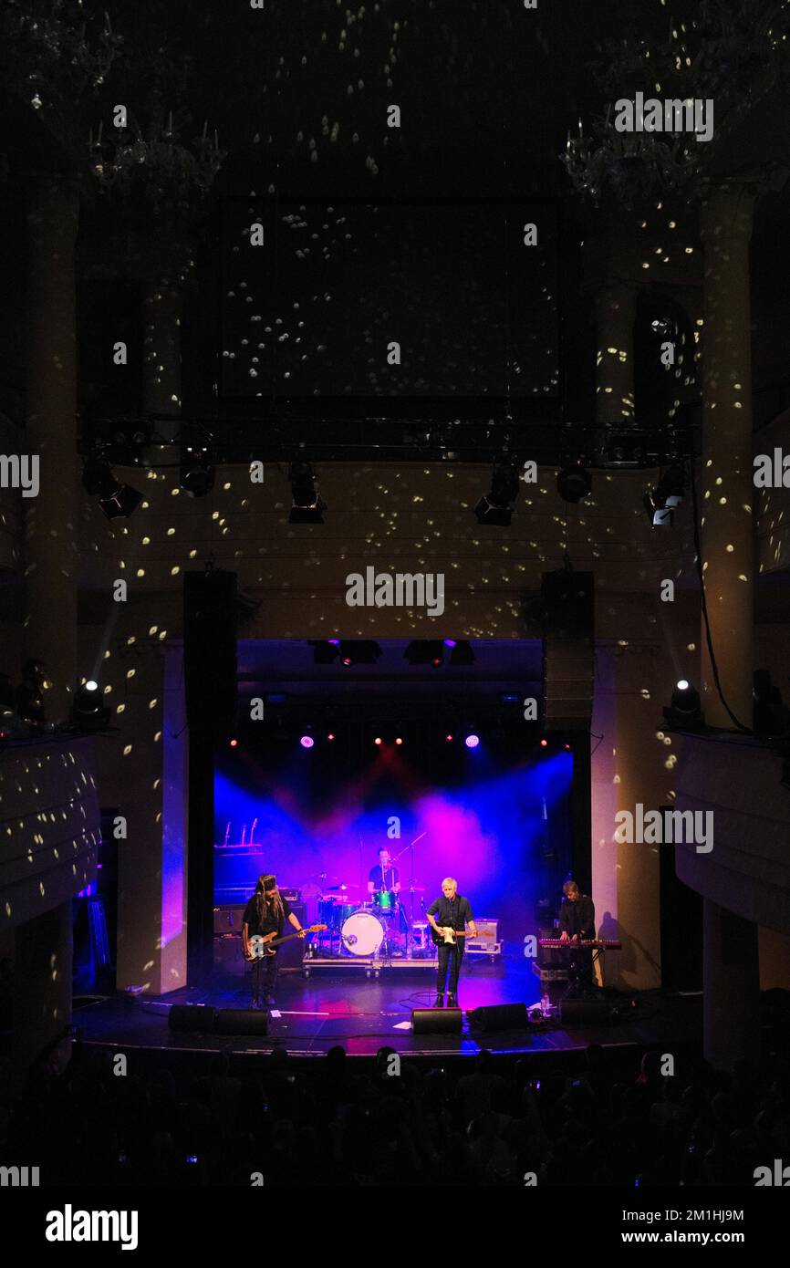 Nada surf im konzert -Fotos und -Bildmaterial in hoher Auflösung – Alamy