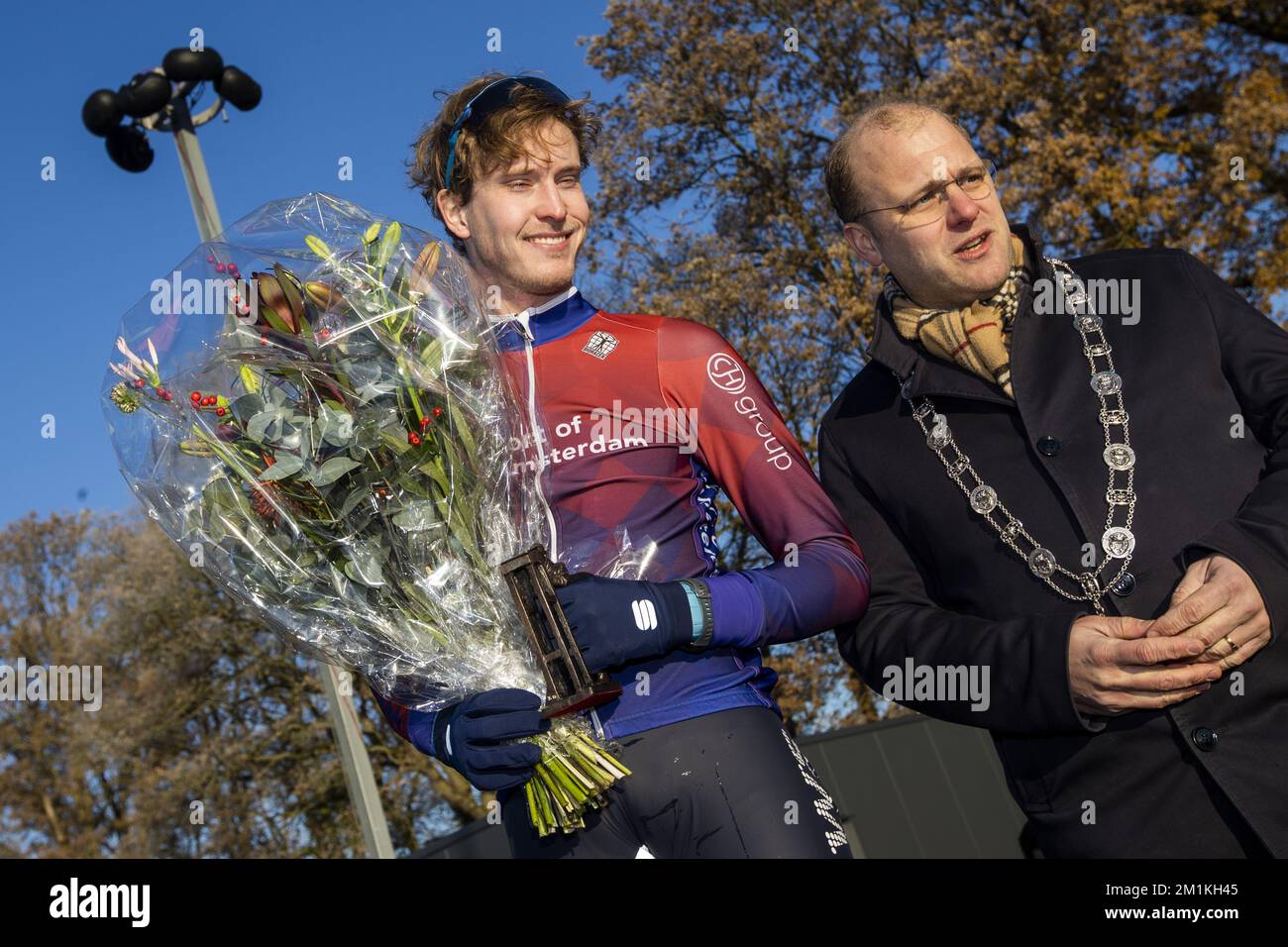 WINTERSWIJK - der Skater Bart Vreugdenhil hat den Weltrekord auf ...