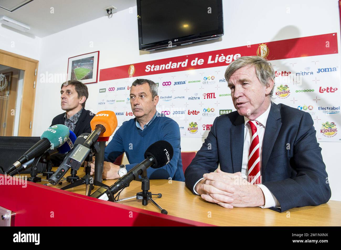 20121028 – LÜTTICH, BELGIEN: Der technische Leiter von Standard Jean ...