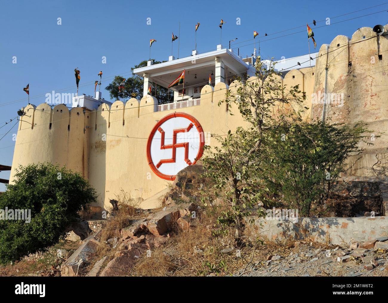 Hakenkreuz im hinduismus -Fotos und -Bildmaterial in hoher Auflösung ...