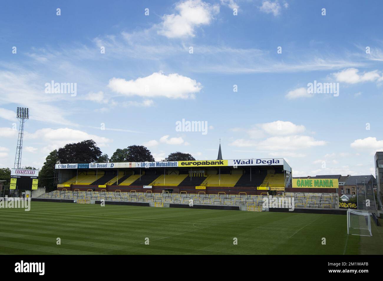 Herman vanderpoortenstadion -Fotos und -Bildmaterial in hoher Auflösung ...