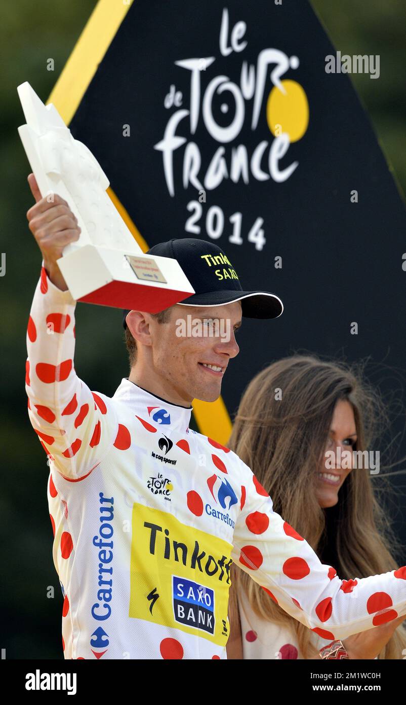 Polnischer Rafal Majka von Tinkoff-Saxo trägt das rote Polka-Dot-Trikot ...
