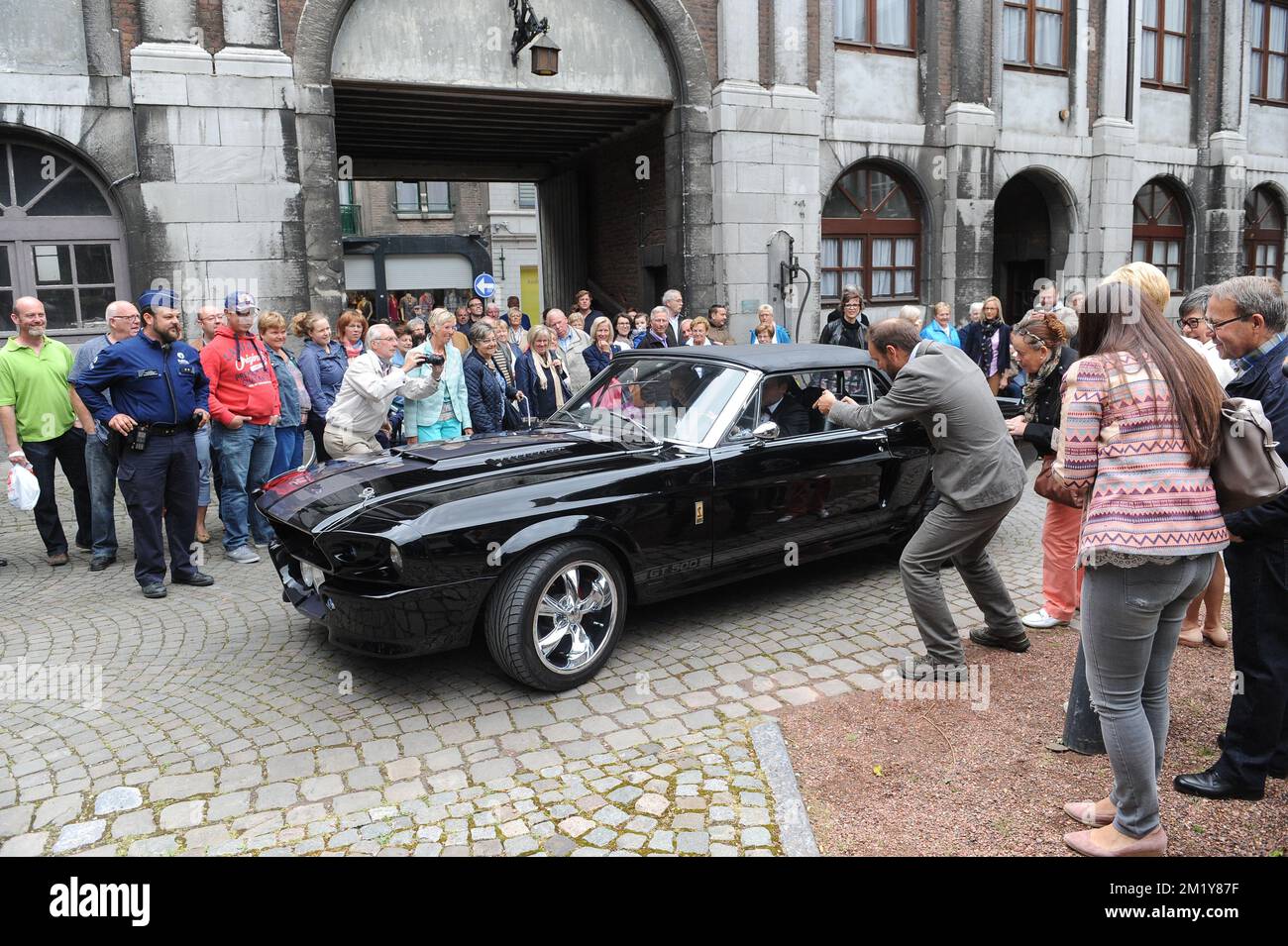 20150620 - SINT-TRUIDEN, BELGIEN: Jasmien und Simon Mignolet fahren ...