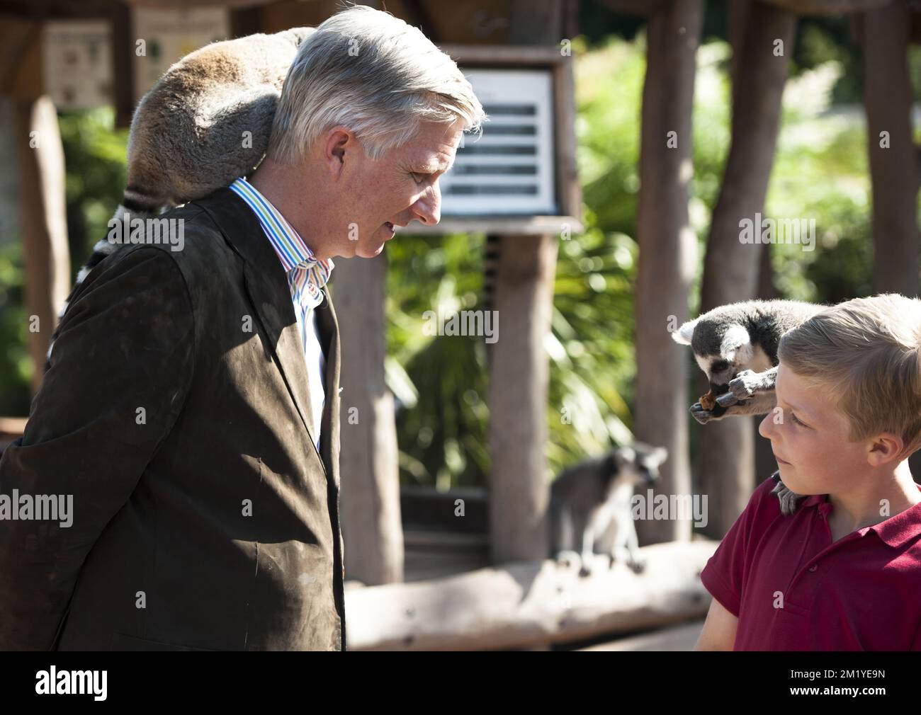 König Philippe - Filip von Belgien und Prinz Emmanuel mit einem Lemur ...