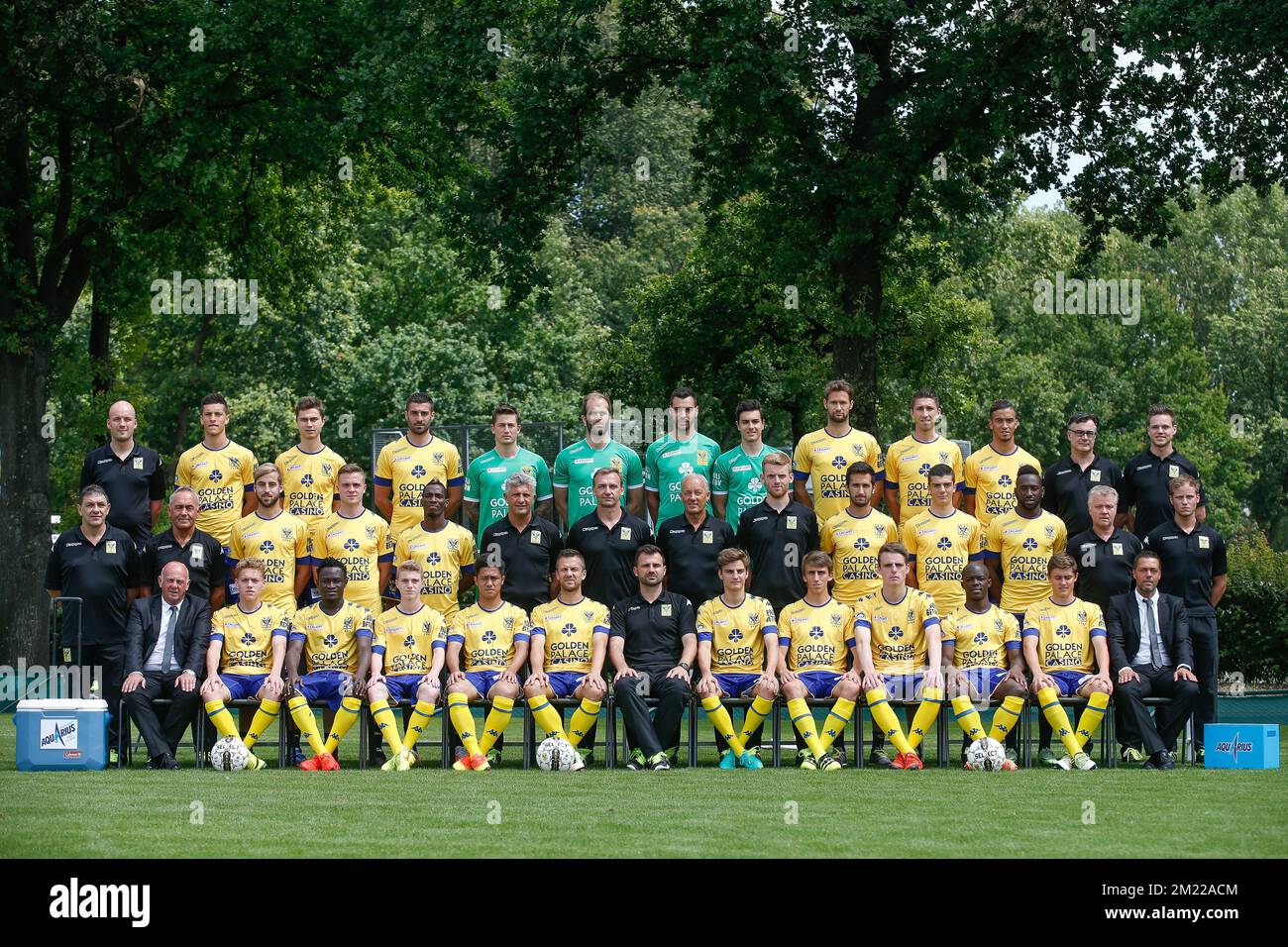 (Hintere Reihe) STVV-Arzt Steven Bex, Stef Peeters, Wolke Janssens ...