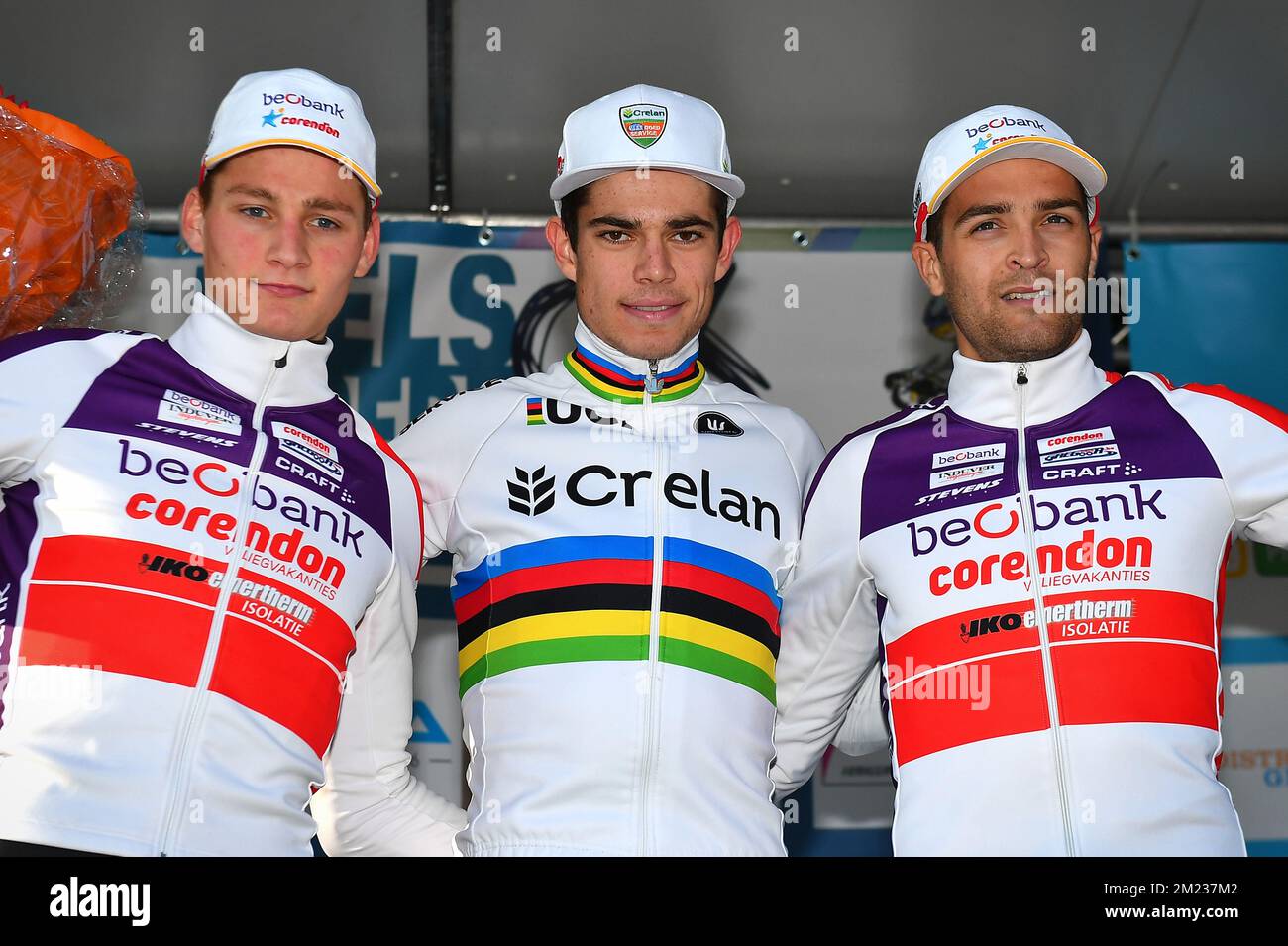 Dutch Mathieu Van der Poel, belgischer Weltmeister Wout Van Aert und ...