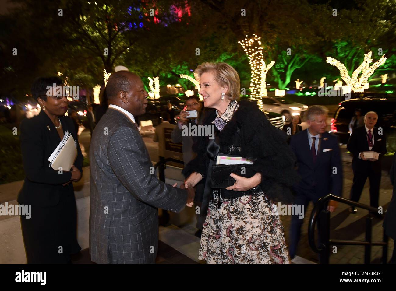 Houston Bürgermeister Sylvester Turner und Princess Astrid aus Belgien ...