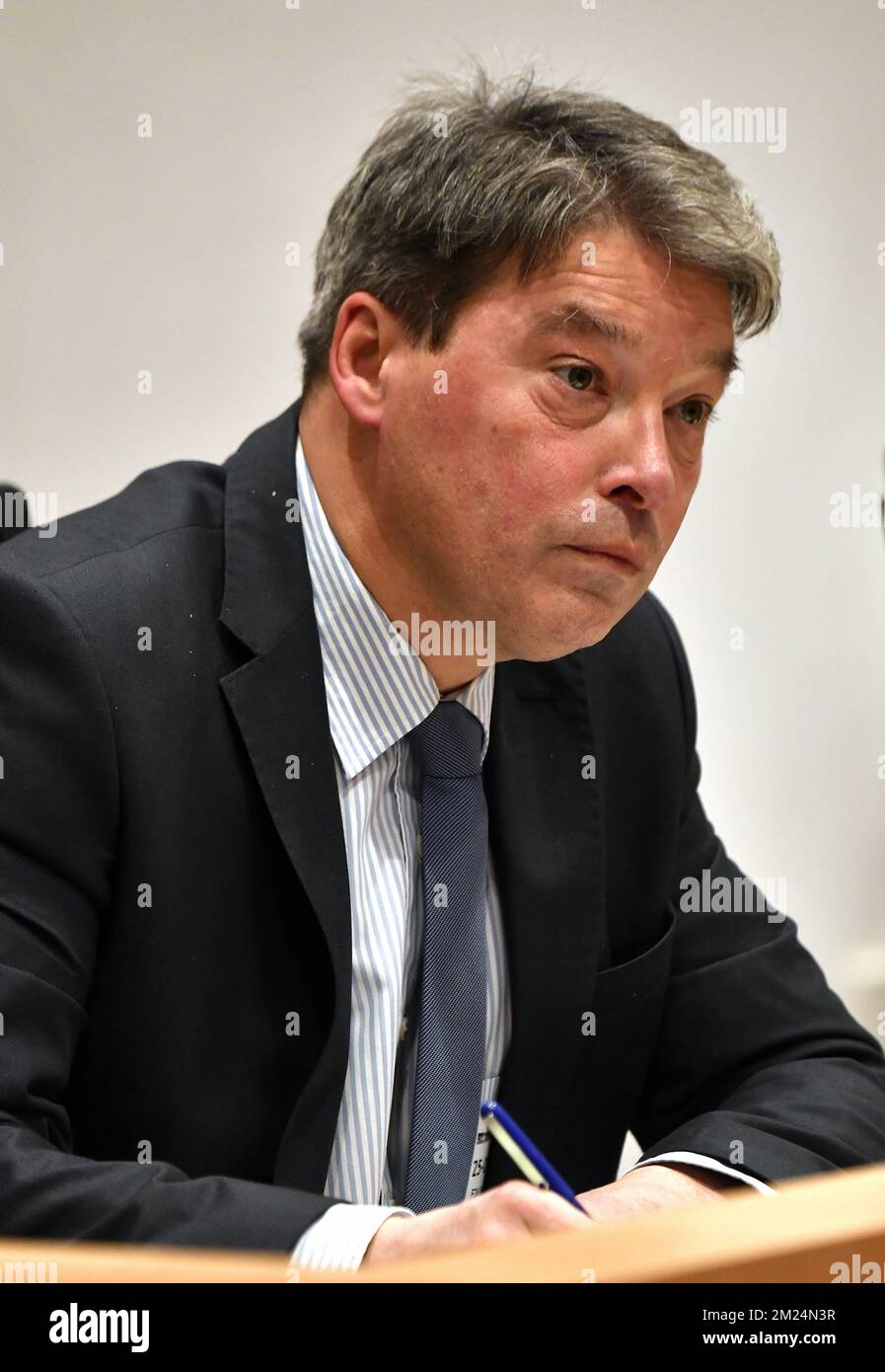 Michel Vandewalle zeigte das Bild während der Einsetzung der ...