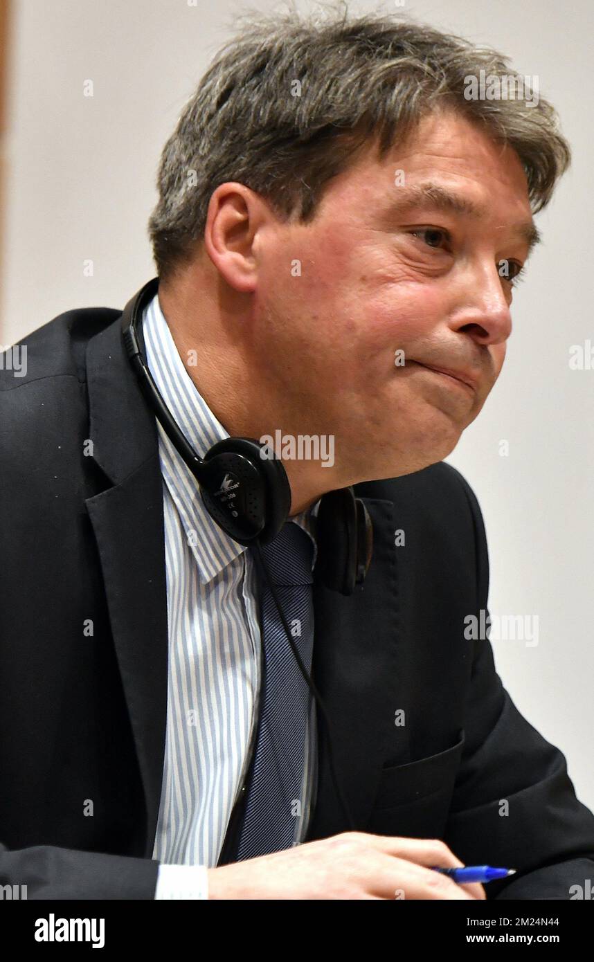 Michel Vandewalle zeigte das Bild während der Einsetzung der ...