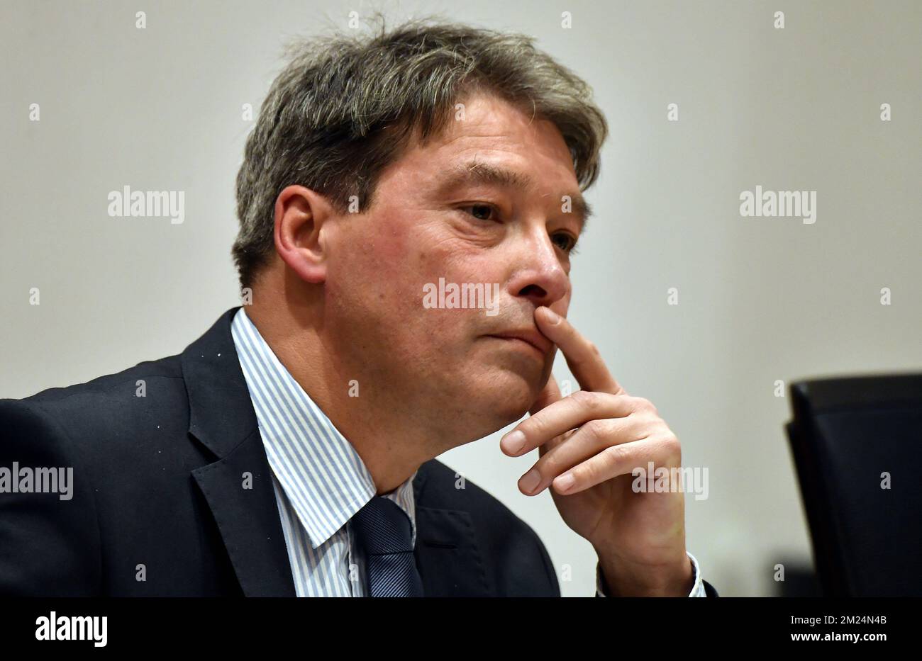 Michel Vandewalle zeigte das Bild während der Einsetzung der ...