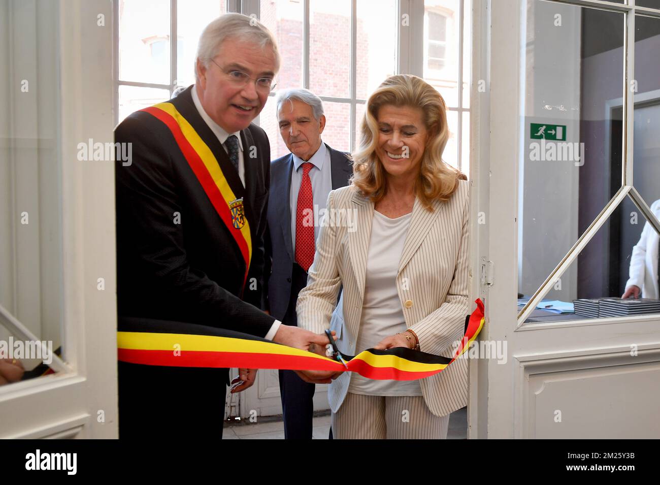 Carl Decaluwe, Gouverneur der Provinz Westflandern, und Prinzessin Lea ...