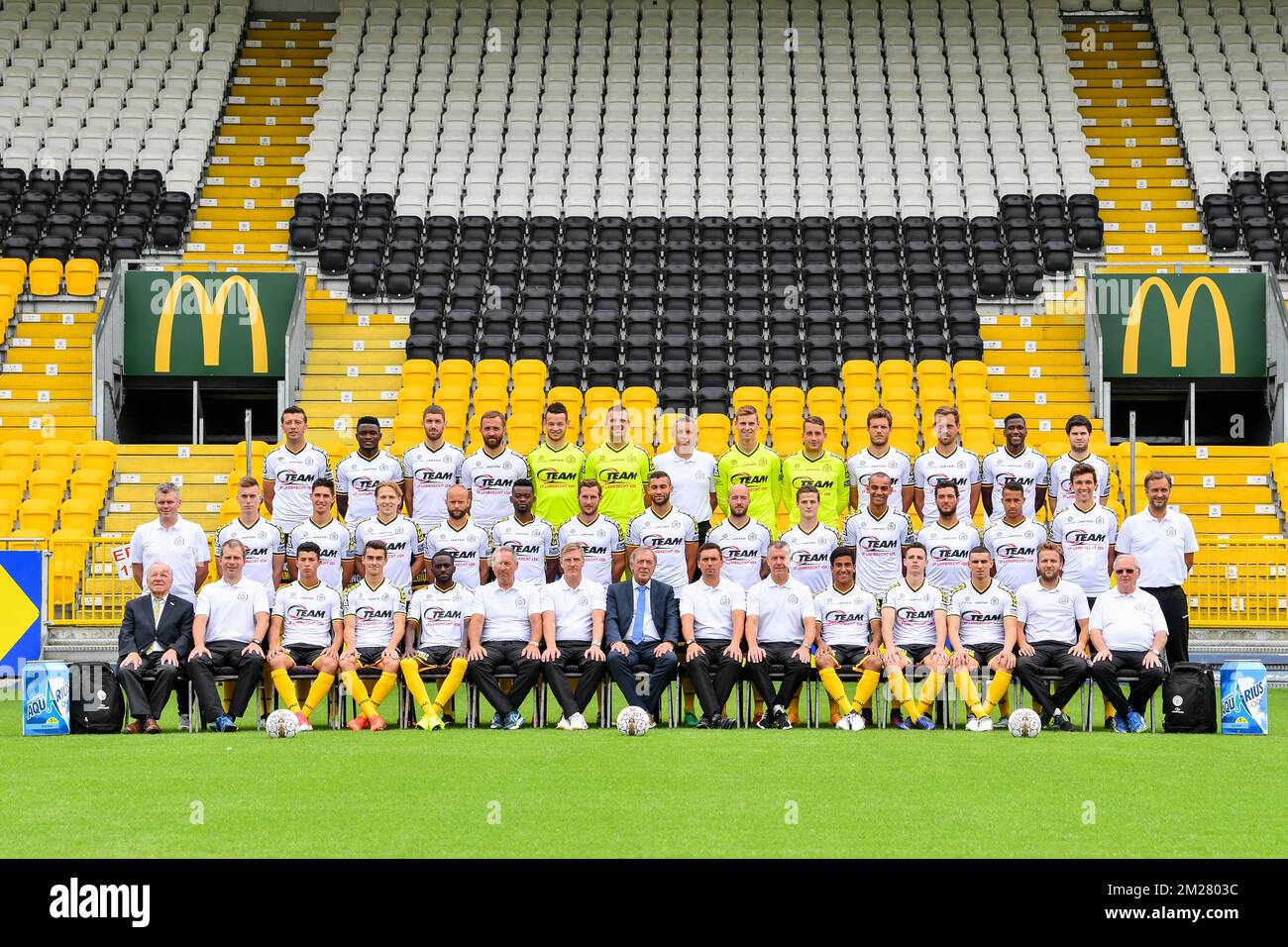 (Oben L-R), Marco Miric, Lewis Enoh, Sammy Kehli, Mijat Maric, Torwart ...