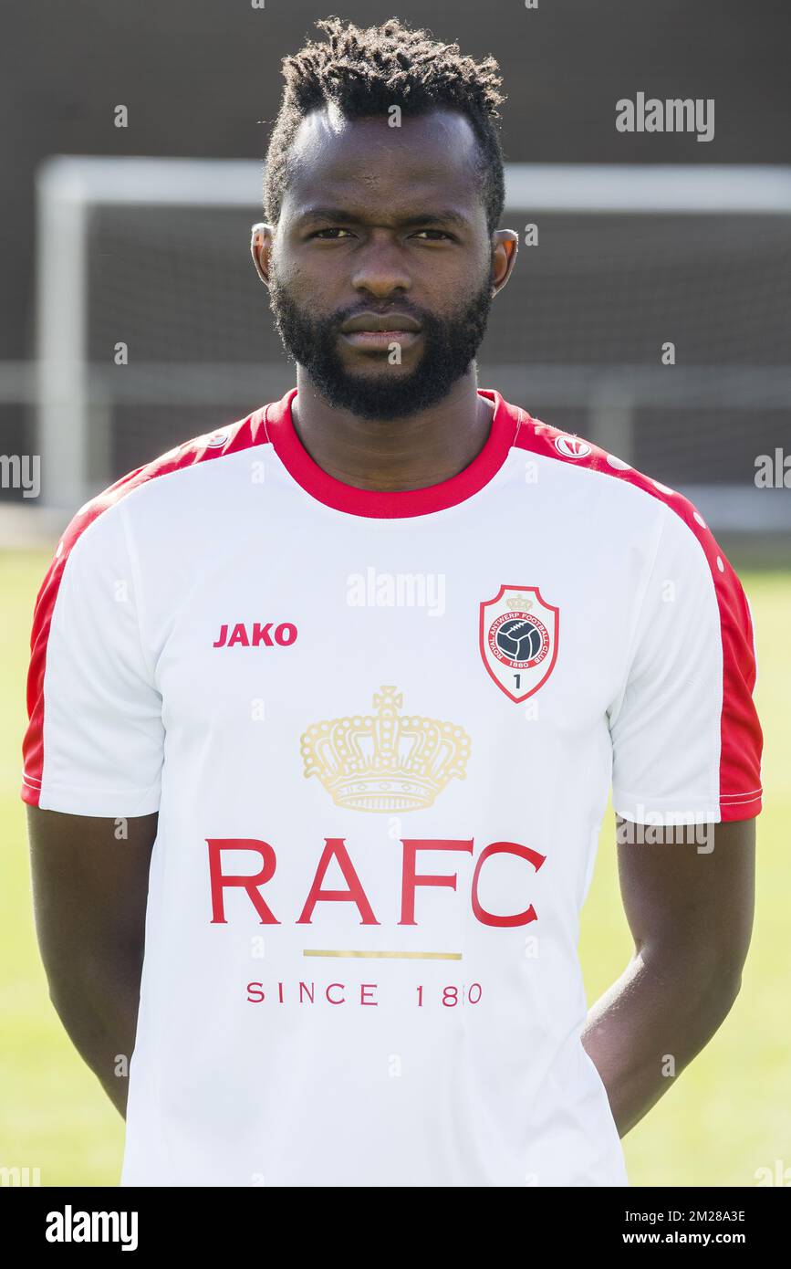 Johanna Omolo aus Antwerpen posiert für den Fotografen beim ...