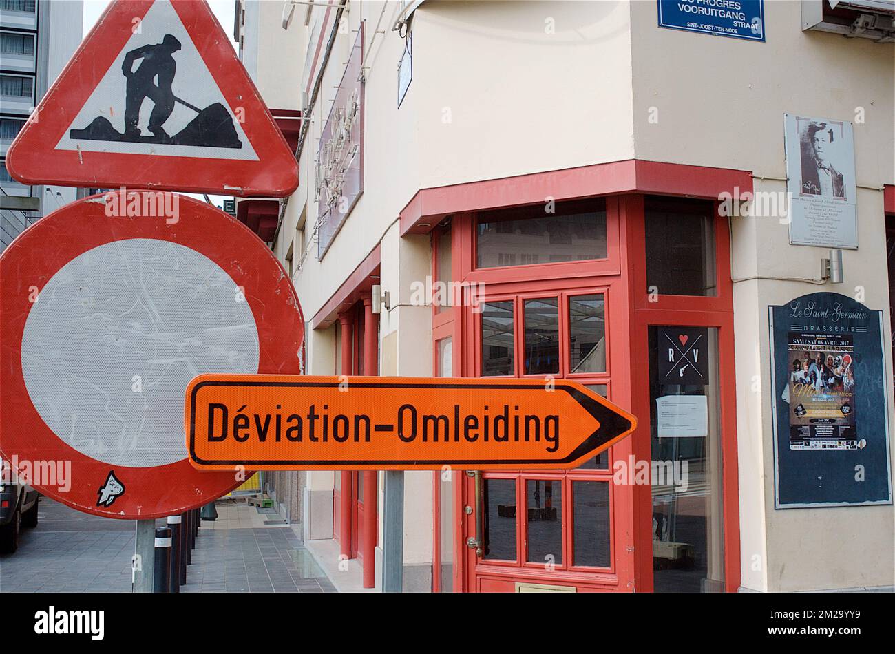 Segnaletica di deviazione -Fotos und -Bildmaterial in hoher Auflösung ...