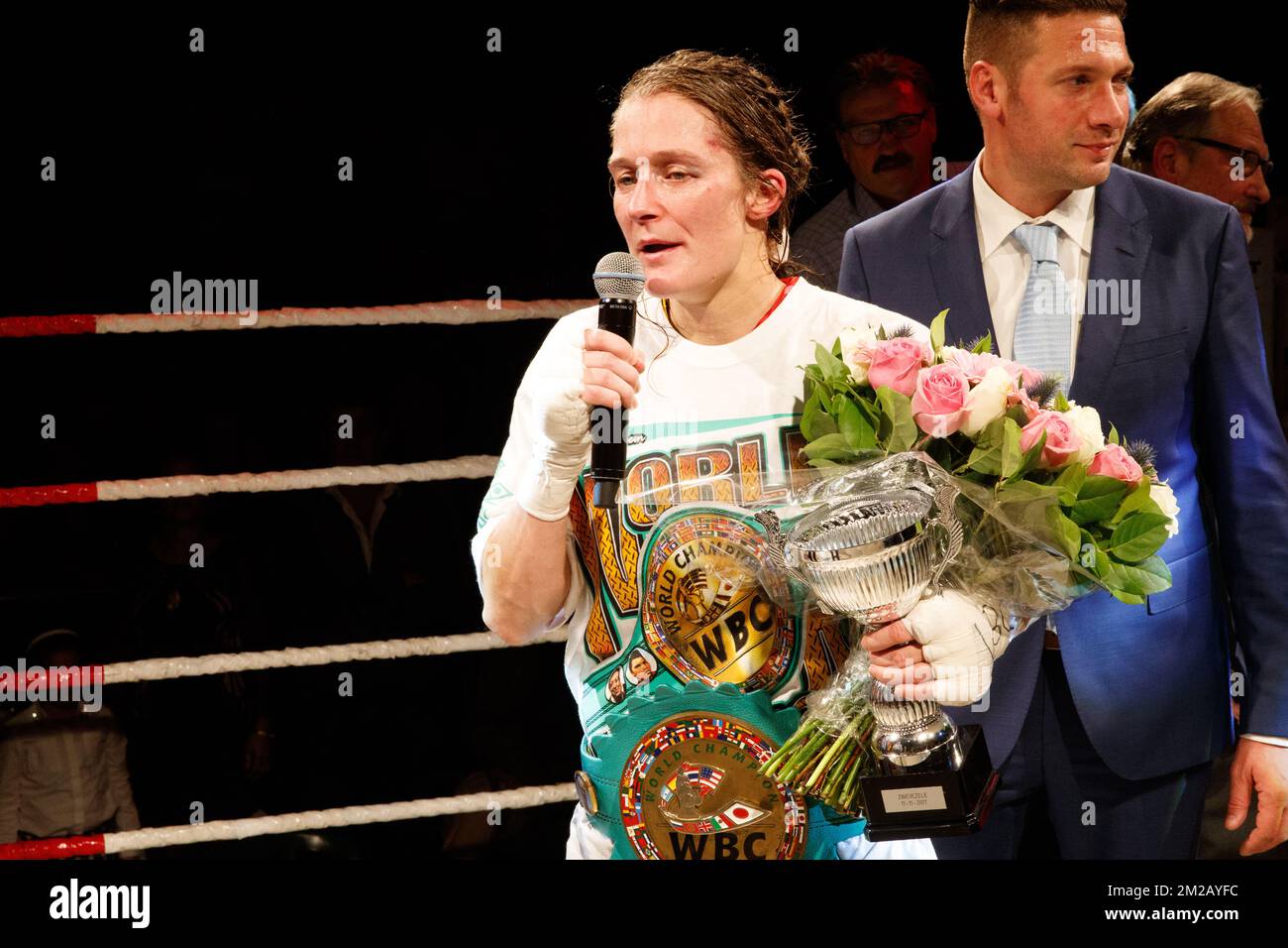 Belgian Delfine Persoon celebrates after winning the boxing fight ...