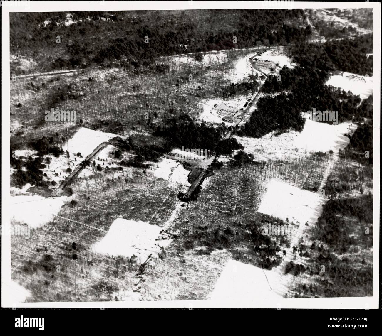 Baufortschritt im Naval Munitions Depot, Hingam, Magazines Military ...