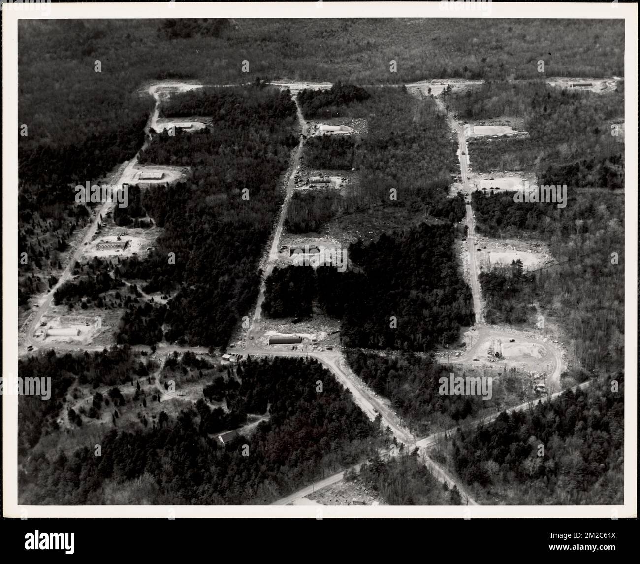 Baufortschritt im Hingham Munitions Depot-Annex, Magazines Military ...