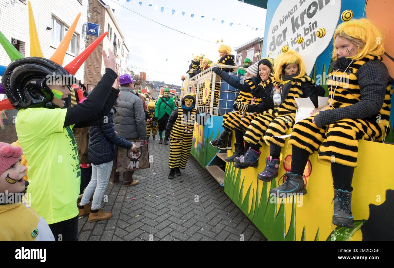 Ein Bild, das während der Feierlichkeiten „Rosenmontag“, dem ...