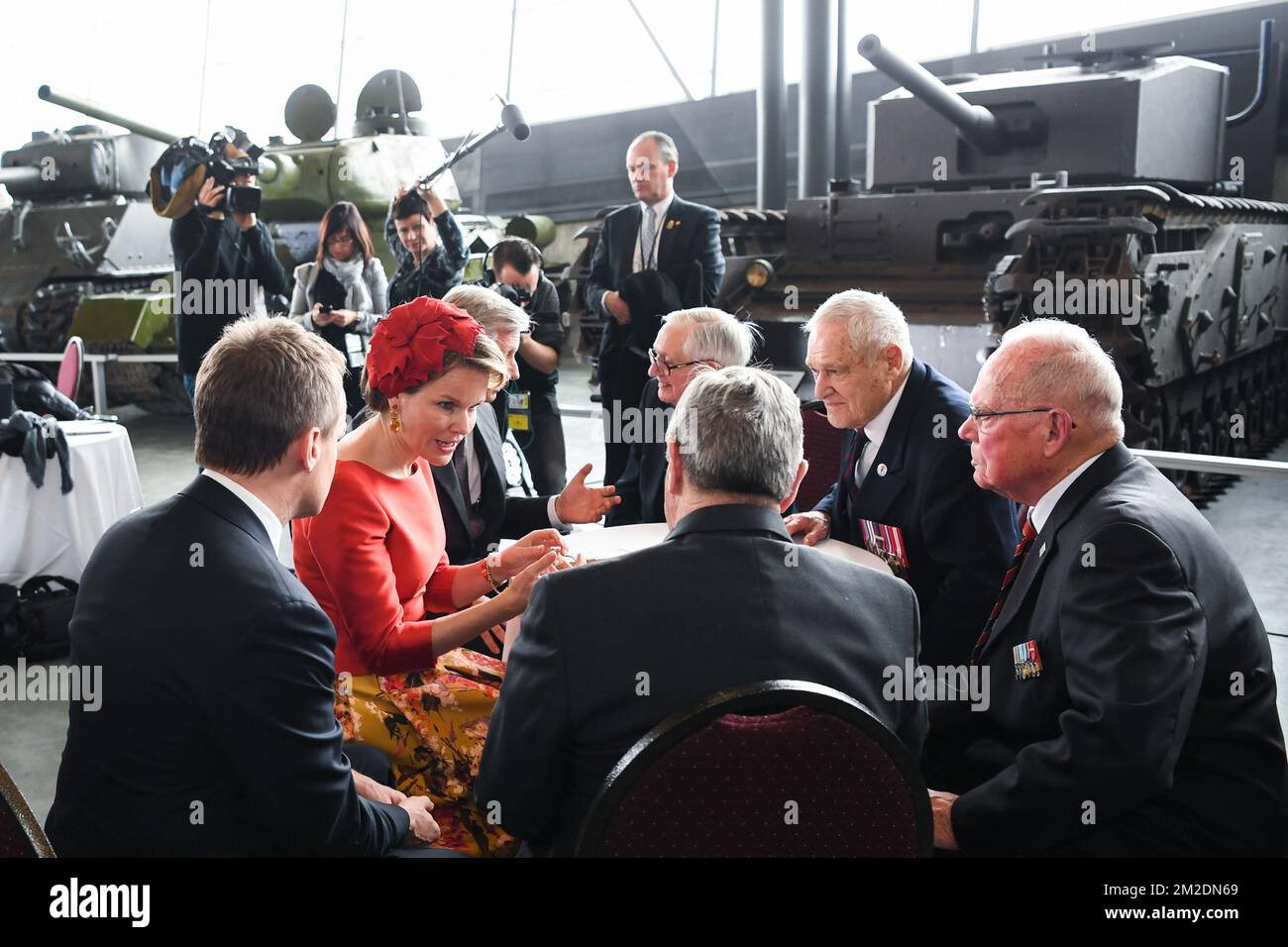 Königin Mathilde und König Philippe - Filip von Belgien treffen ...
